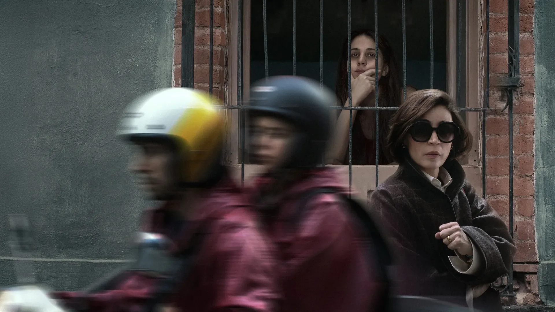 Phim Ranh Giới Điên Loạn HD Vietsub - The Follies - RoPhim