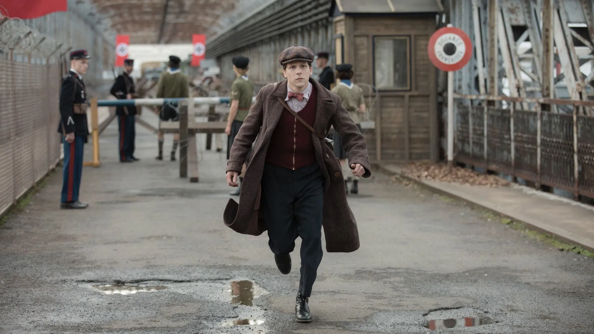 Phim Kháng Chiến HD Vietsub - Resistance - RoPhim